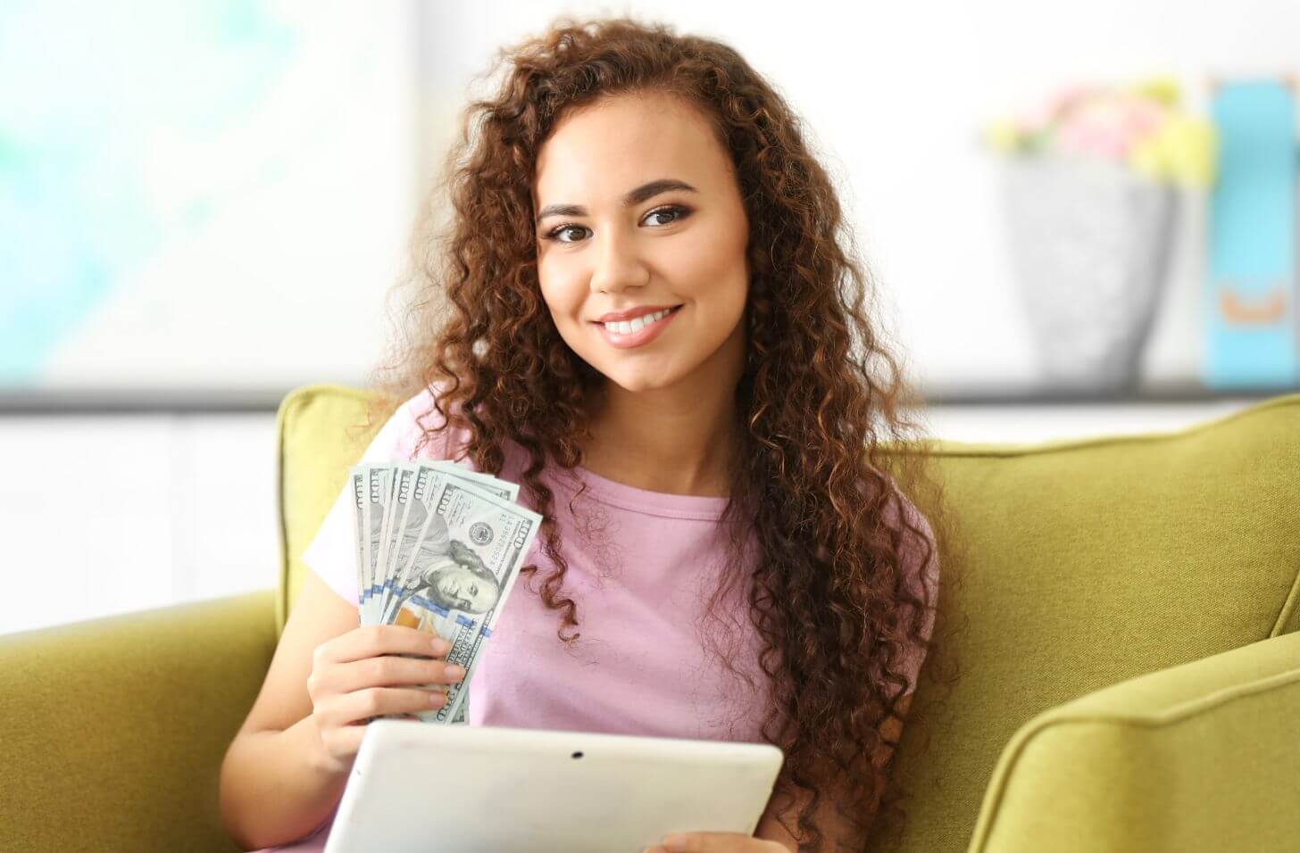 7 Habits of Women Who Always Have Money - Budgeting Couple