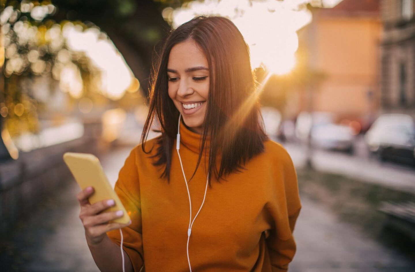 11 Ways to Save Money on a Low Income - Budgeting Couple